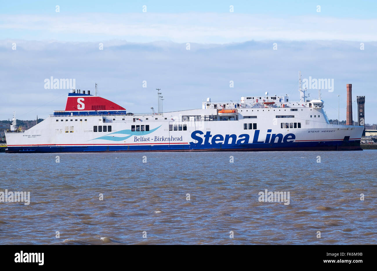 Ferry boat on the river Mersey around the Albert docks, Liverpool Stock ...