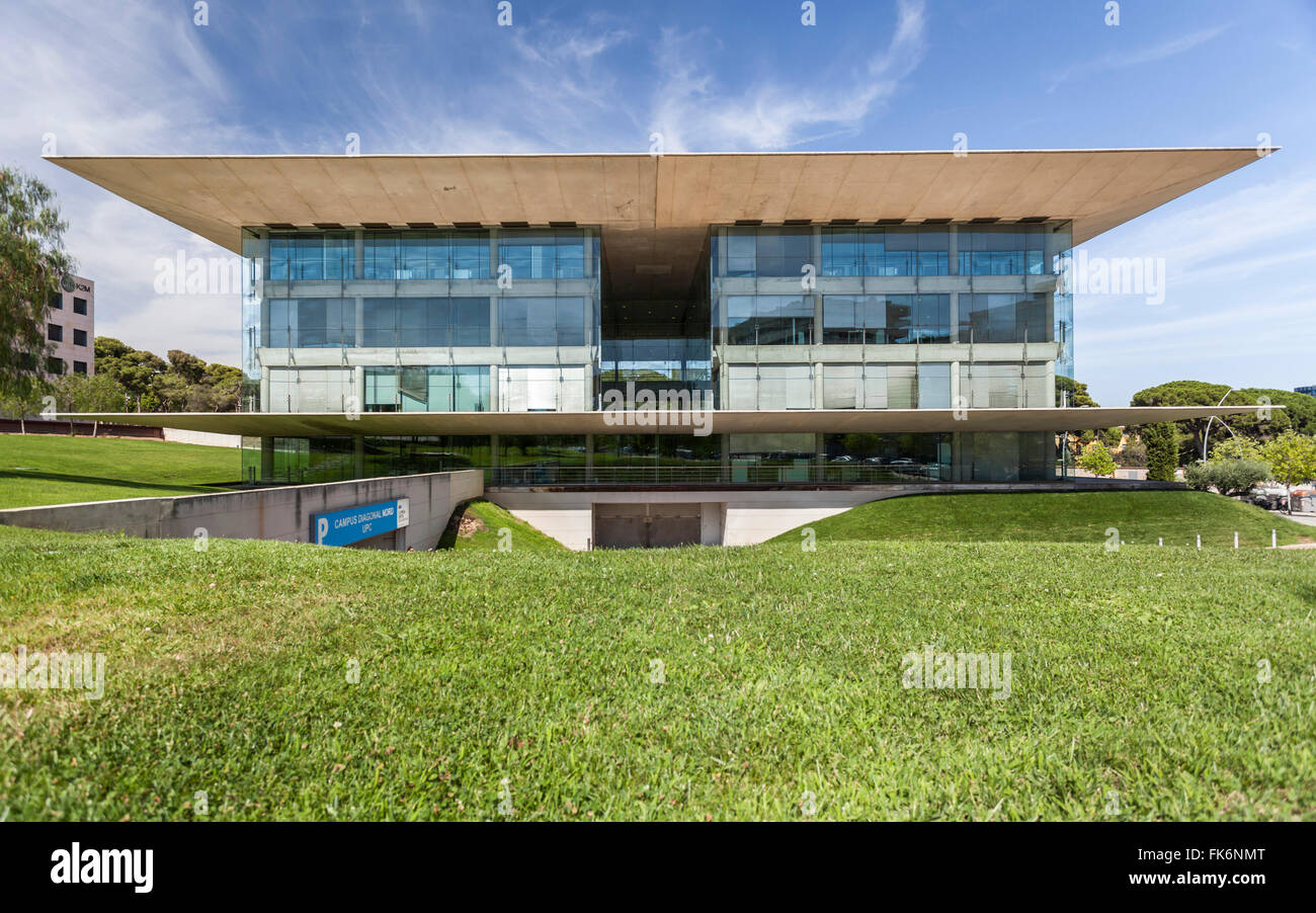 Edificio Nexus II, by Ricard Bofill, Barcelona Stock Photo - Alamy