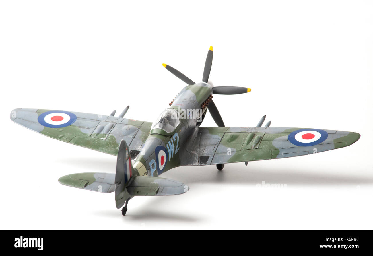 Supermarine Spitfire Mk24, WW11, RAF markings. 1:32 fine scale model on ...
