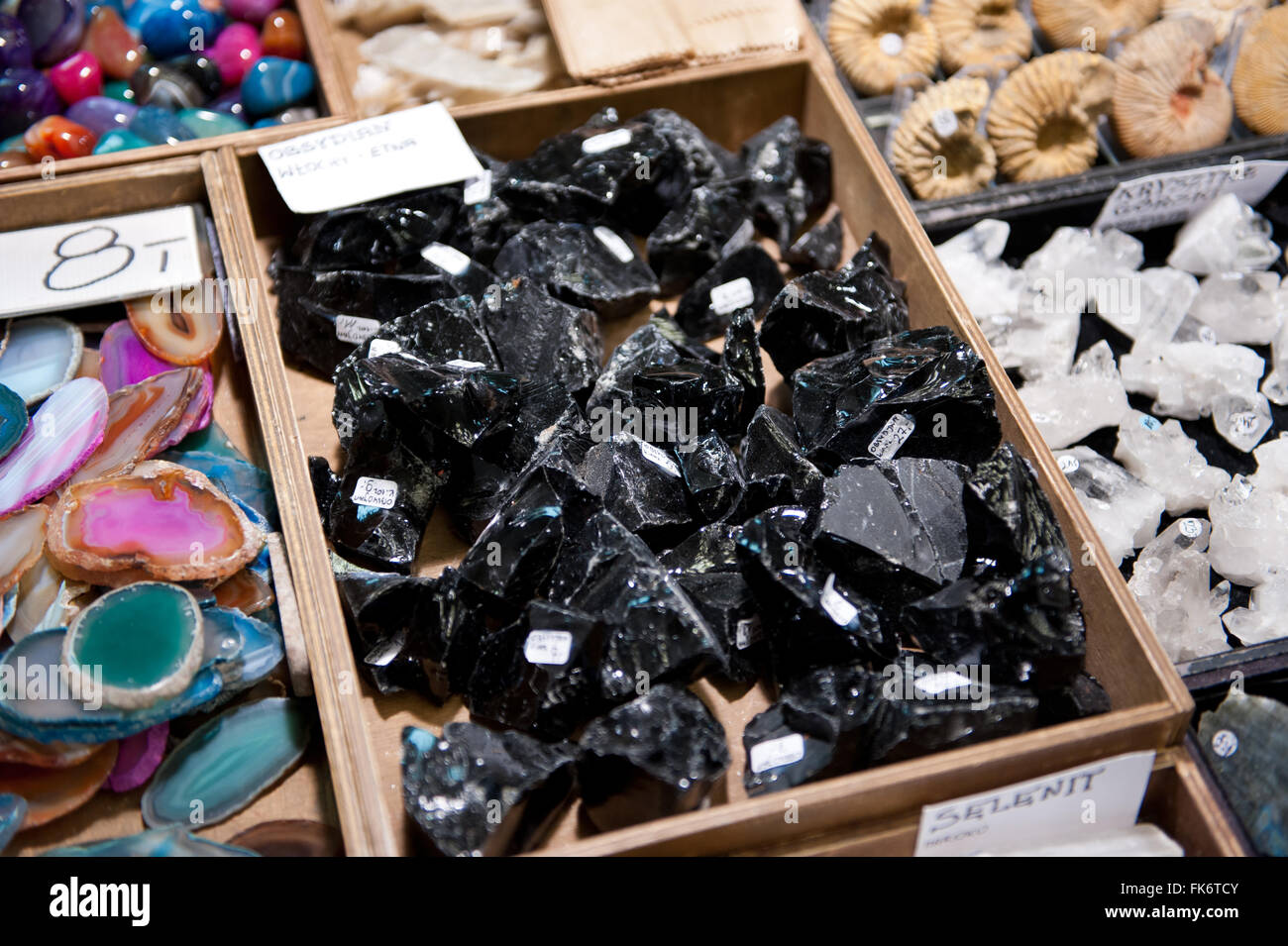 Obsidian rock pieces hi-res stock photography and images - Alamy