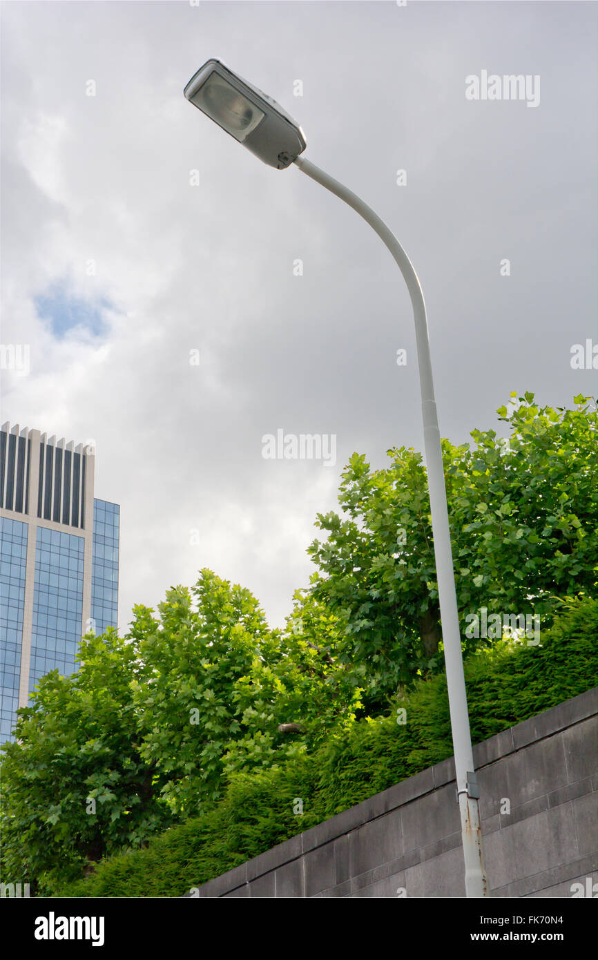 Curved light pole hi-res stock photography and images - Alamy