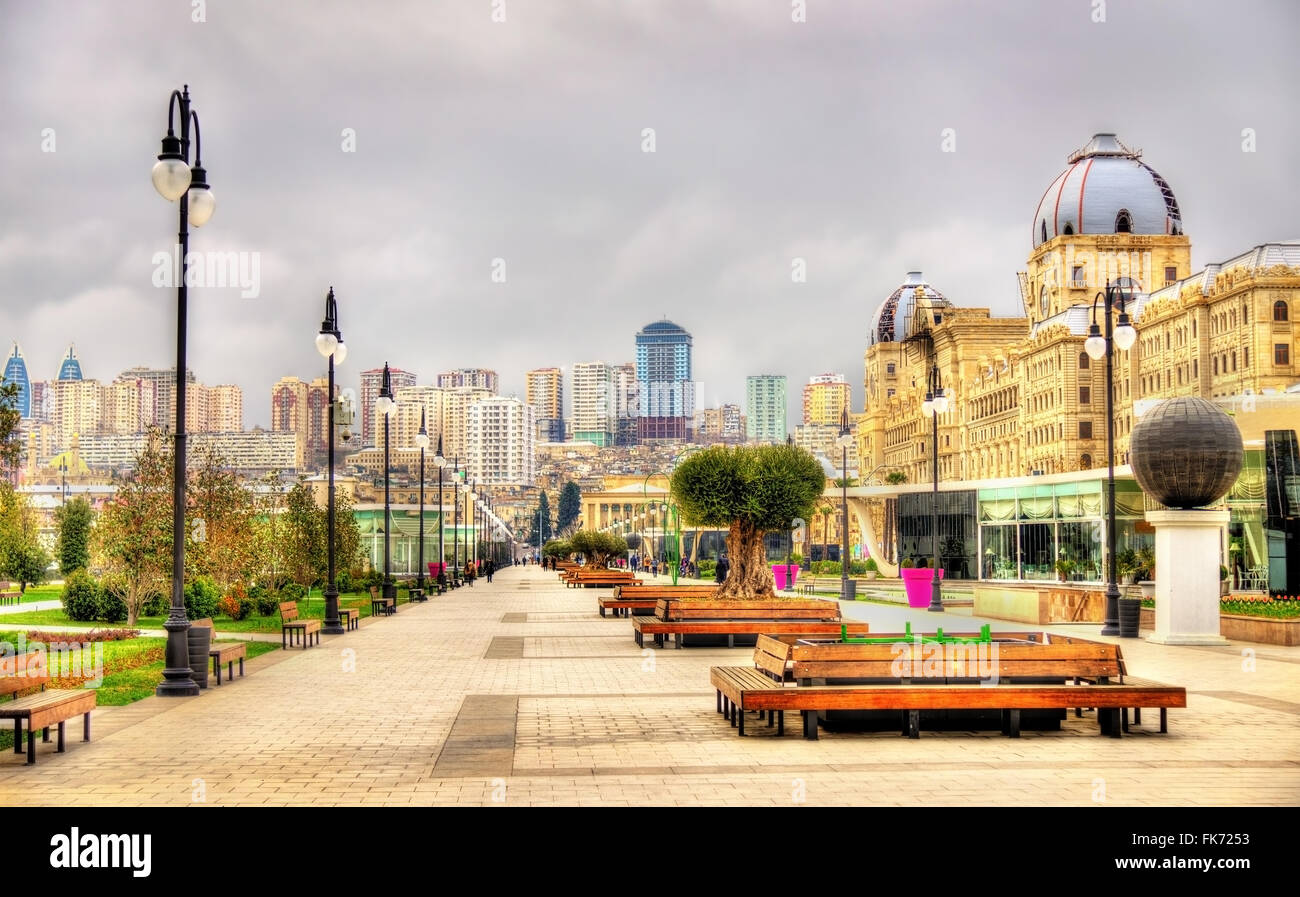 Baku street view hi-res stock photography and images - Alamy