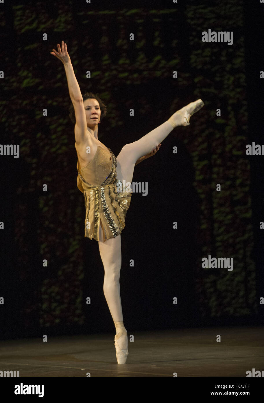London UK Maria Alexandrova and Vladislav Lantratov perform 'Spartacus ...