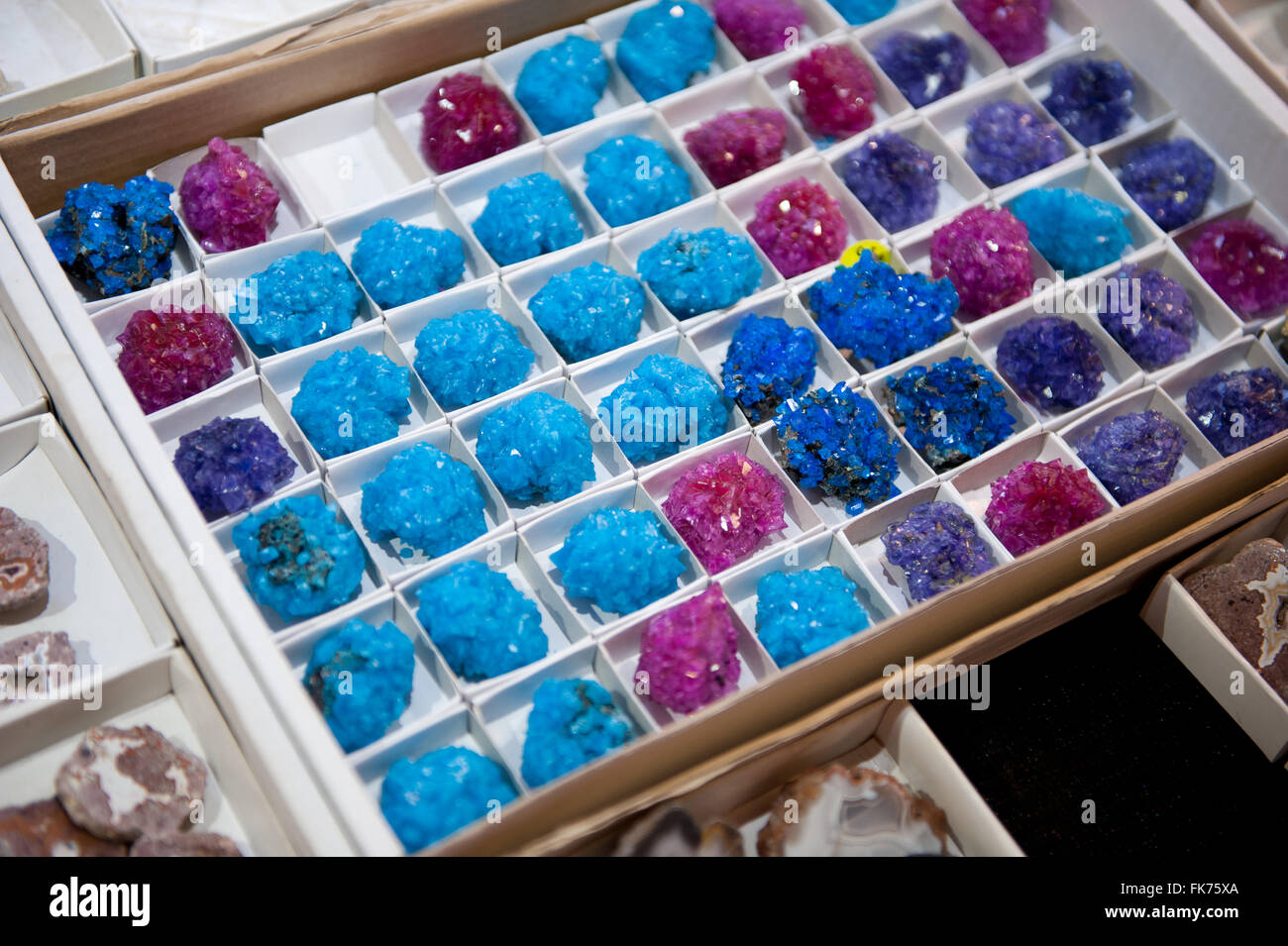 Glitter stones hi-res stock photography and images - Alamy