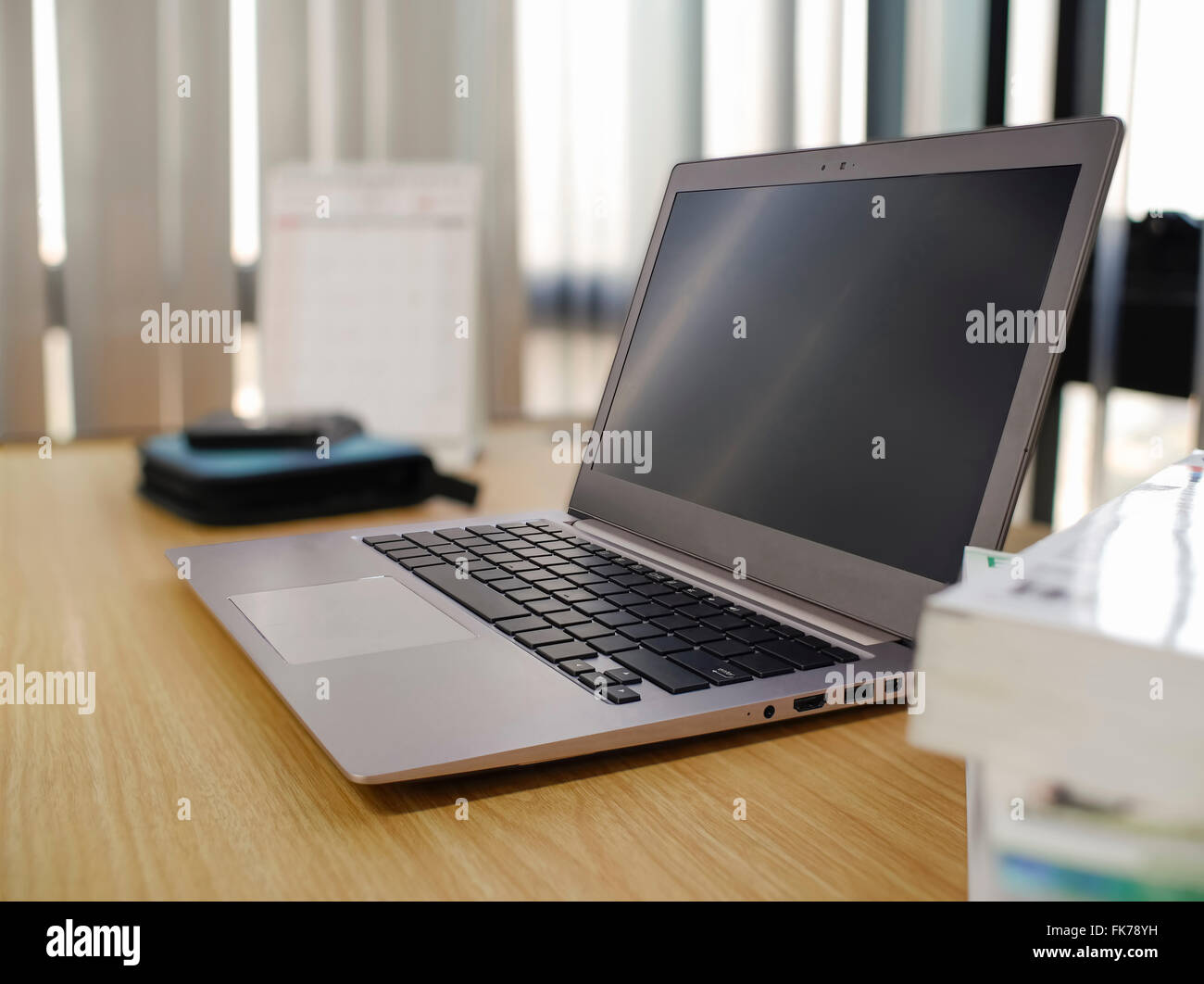 Computer on desk office hi-res stock photography and images - Alamy