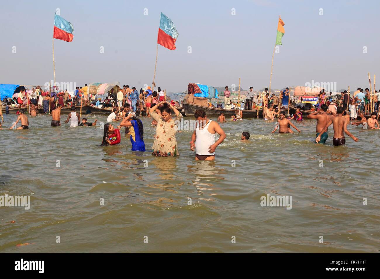 Hindu devotees takes holy dip in the Sangam, confluence of three rivers ...
