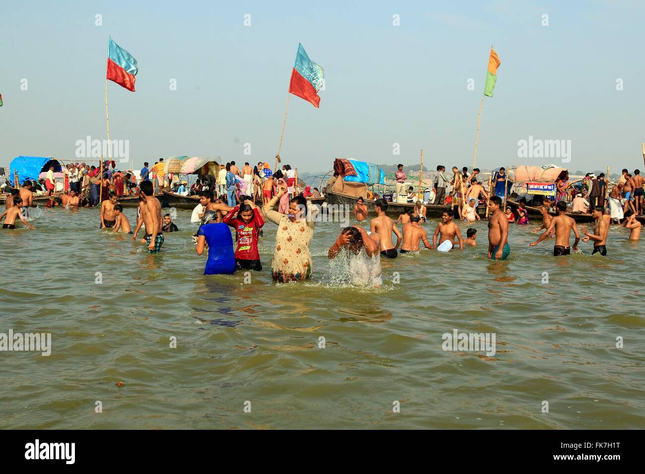 Hindu devotees takes holy dip in the Sangam, confluence of three rivers ...