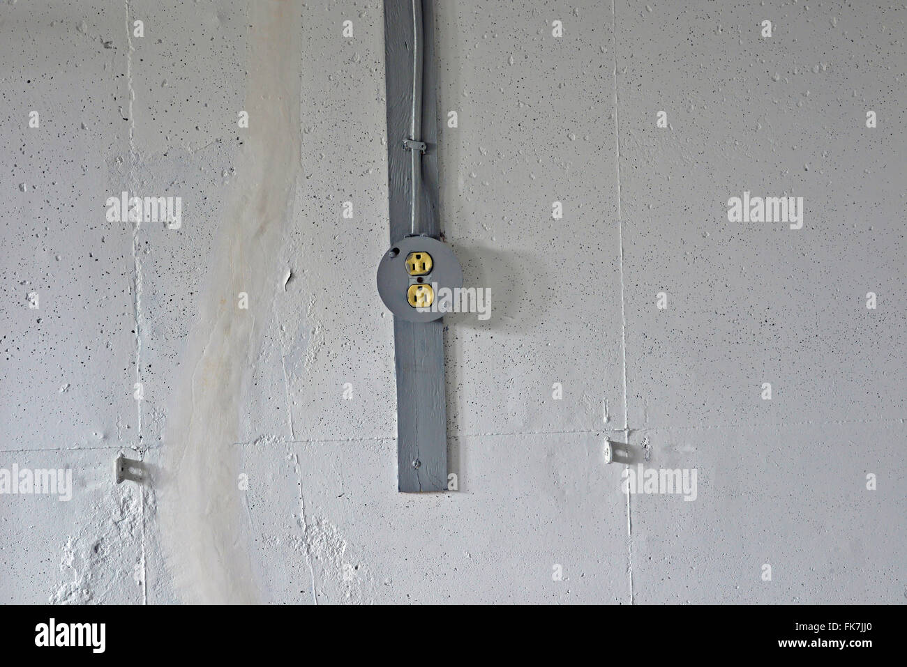 Plug wall hi-res stock photography and images - Alamy