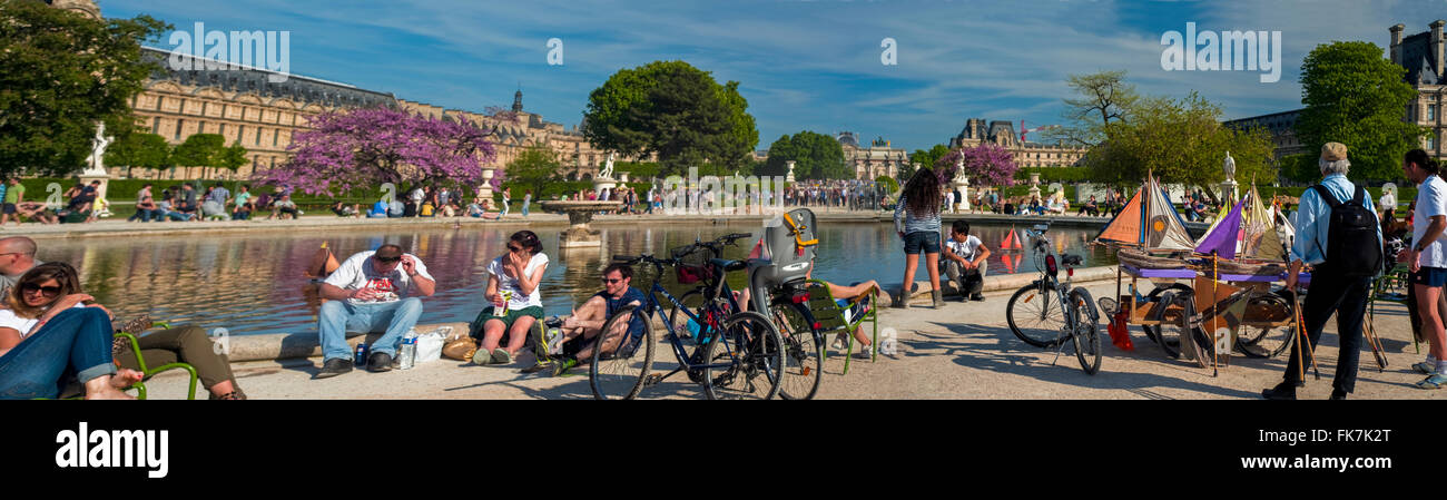 Paris, France, Groups of Young People Enjoying Warm Weather, Spring, in ...