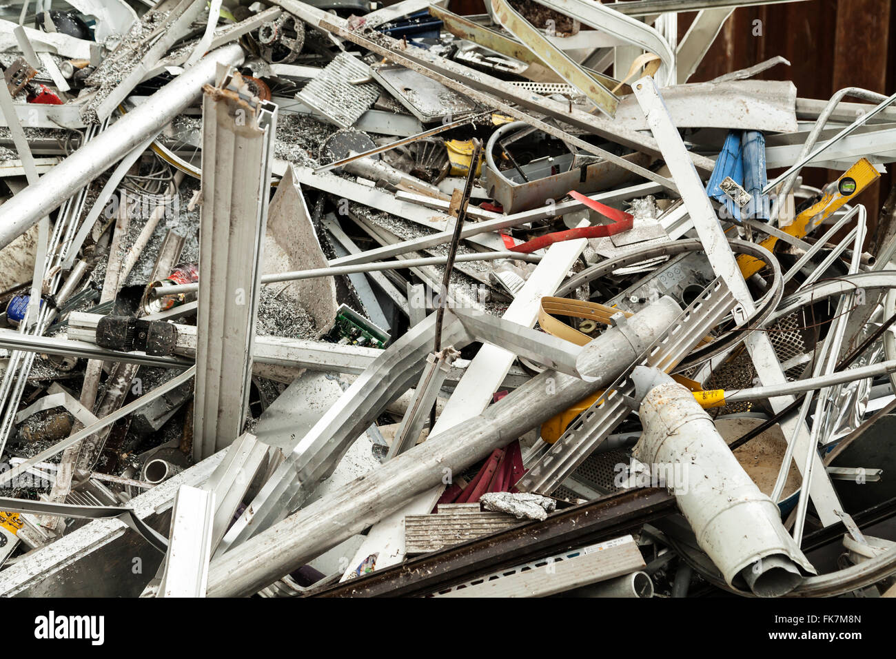 Discarded aluminum hi-res stock photography and images - Alamy