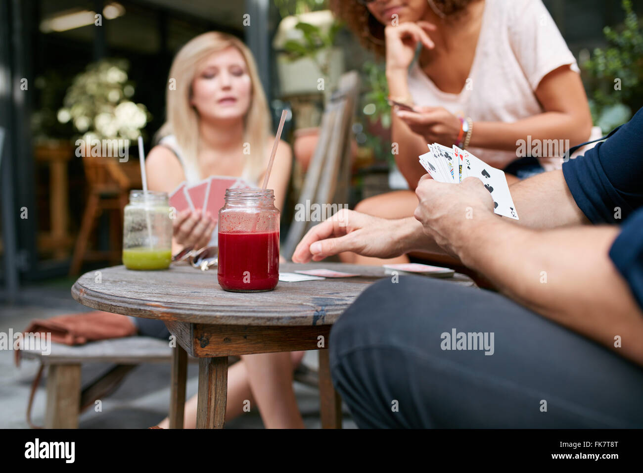 Cafe playing cards hi-res stock photography and images - Alamy