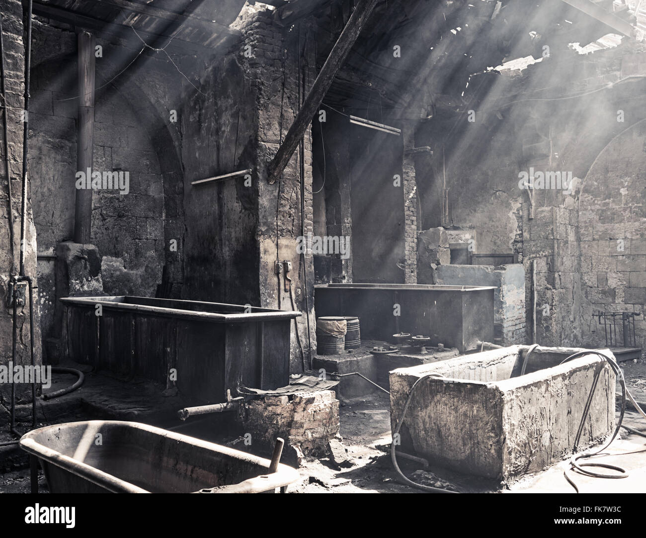 Dyeing mill hi-res stock photography and images - Alamy