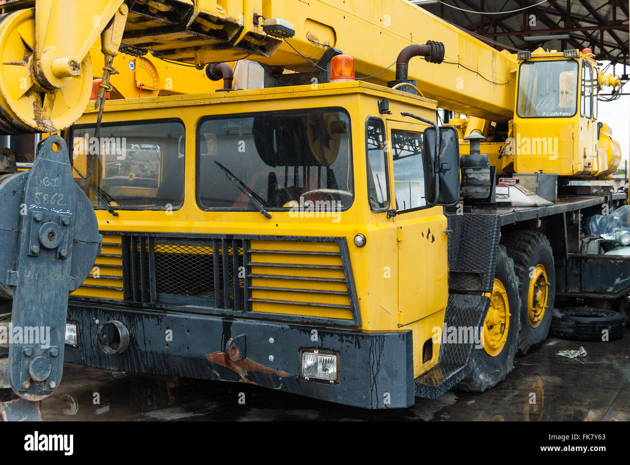 For roadside assistance cranes. Wrecker for heavy vehicles. Breakdown ...