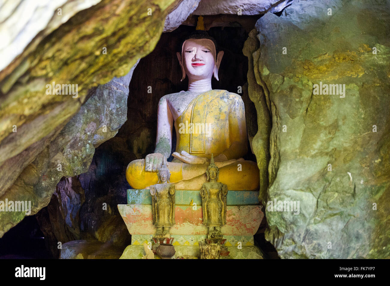 Hidden buddha statue hi-res stock photography and images - Alamy