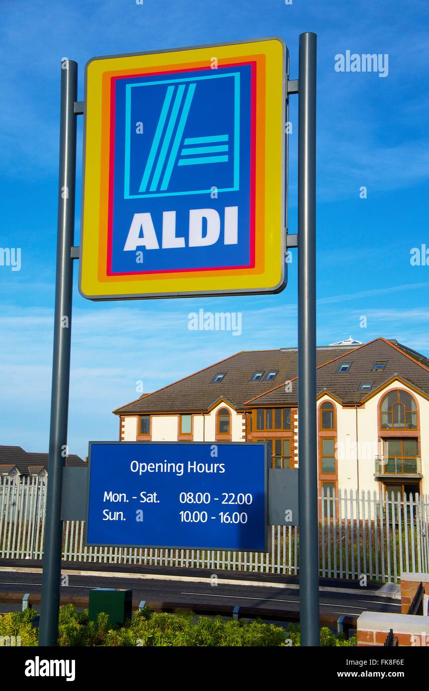 Aldi sign hi-res stock photography and images - Alamy