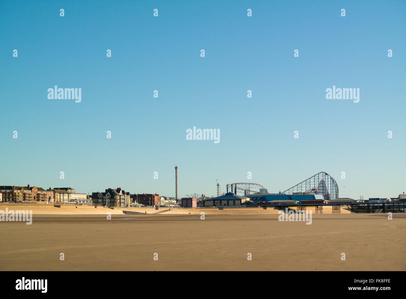 Blackpool tower in the snow hi-res stock photography and images - Alamy