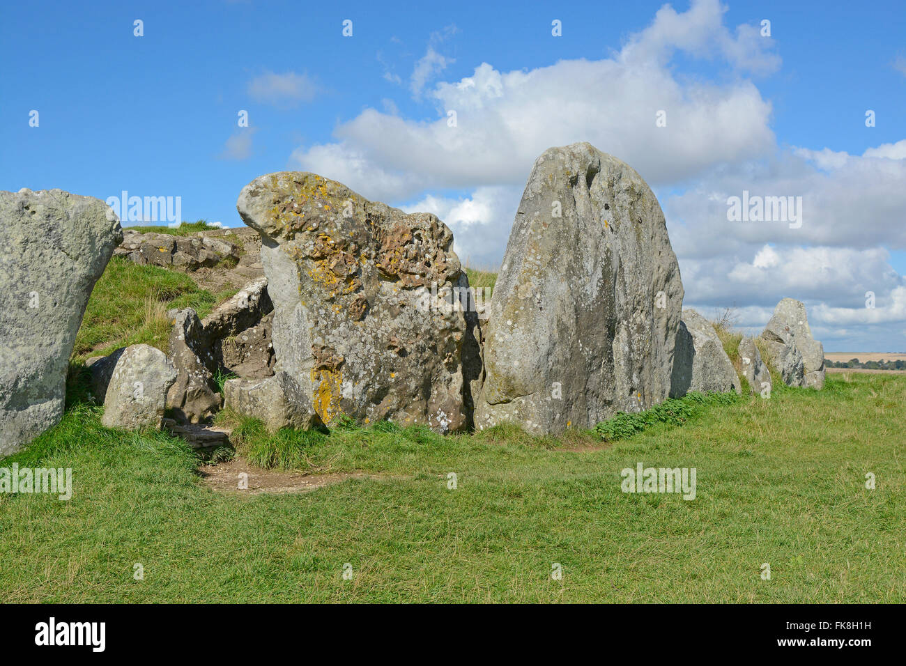 West Kennet Long Barrow High Resolution Stock Photography and Images ...
