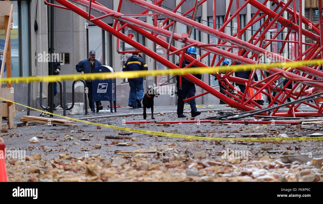 A crane has collapsed in the Tribeca area of lower Manhattan causing at ...