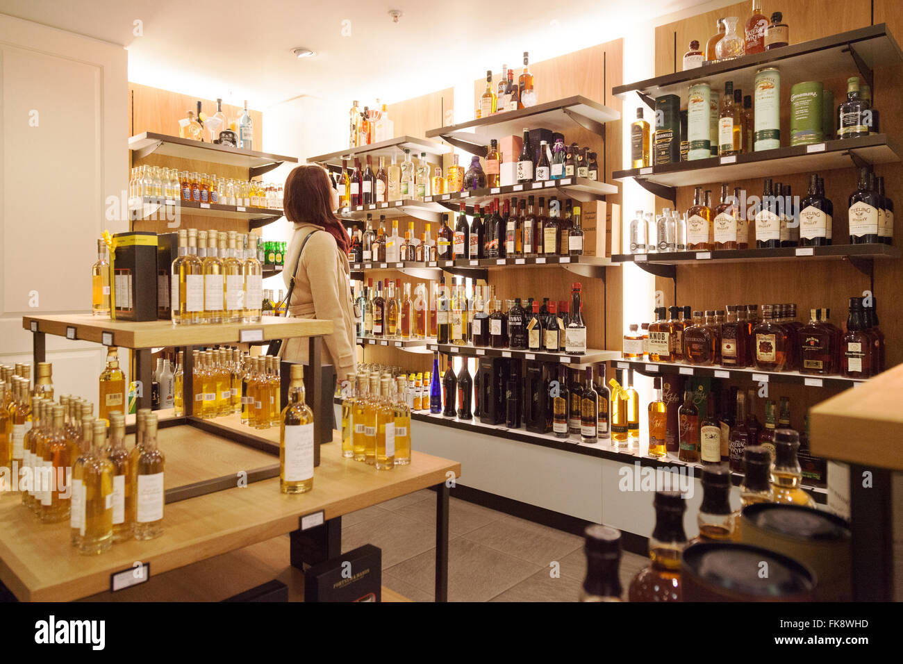 Department store interior england hi-res stock photography and images ...