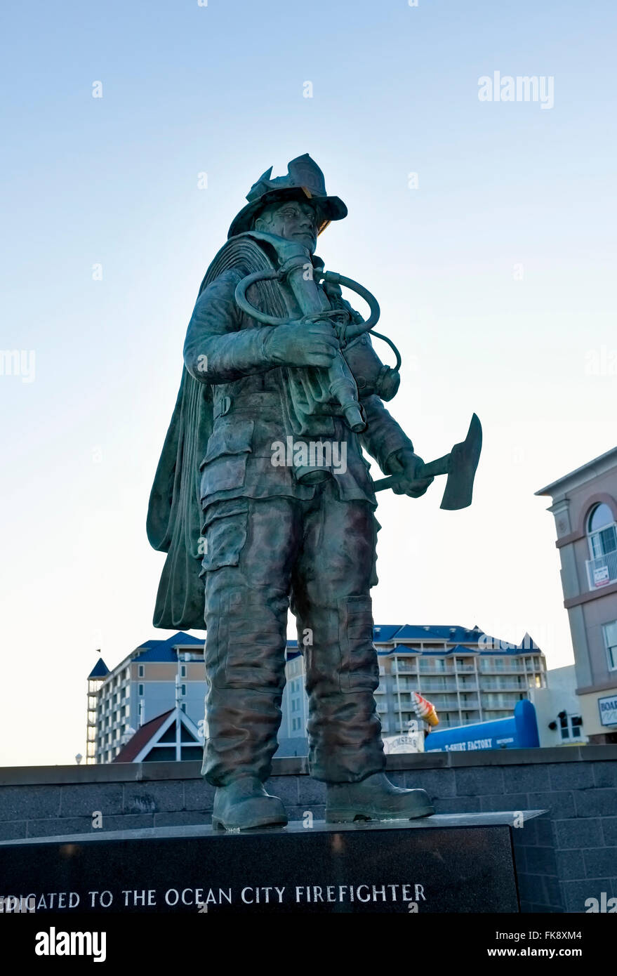 Memorial to firefighter hi-res stock photography and images - Alamy