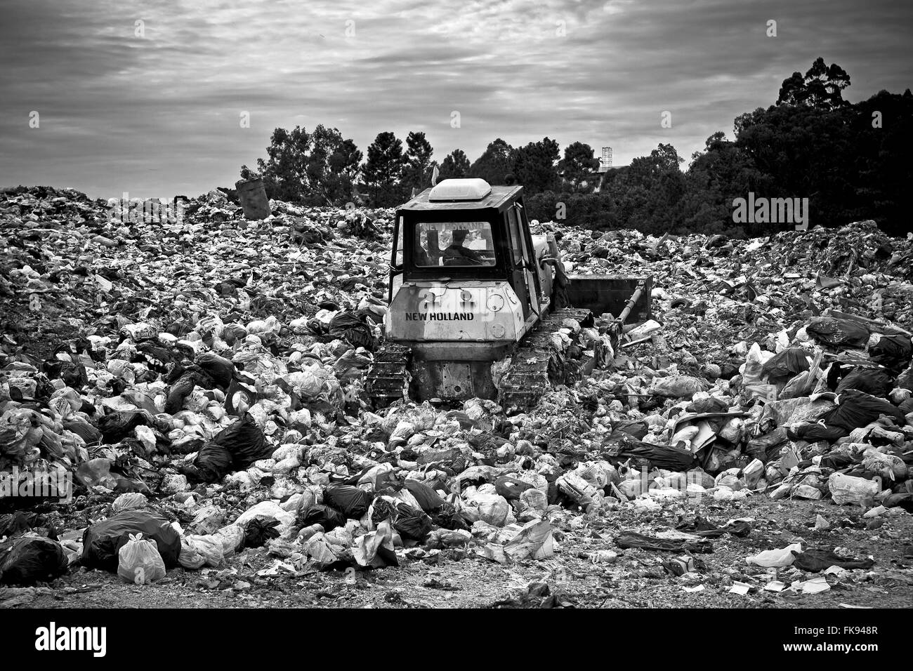 Destinação do lixo orgânico em aterro sanitário Stock Photo - Alamy