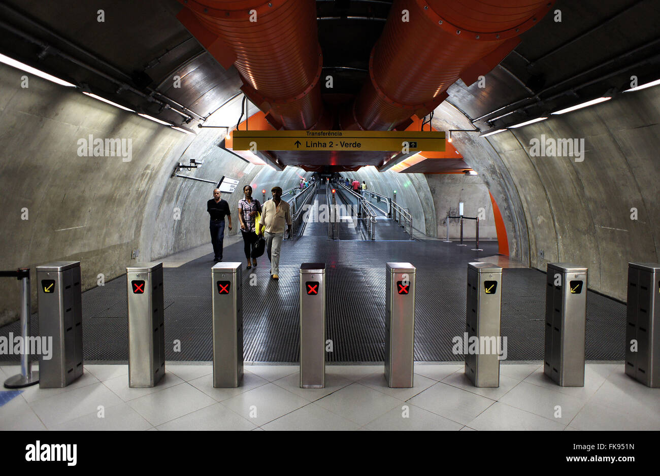 Transfers - passage between the stations of consolation and Paulista ...