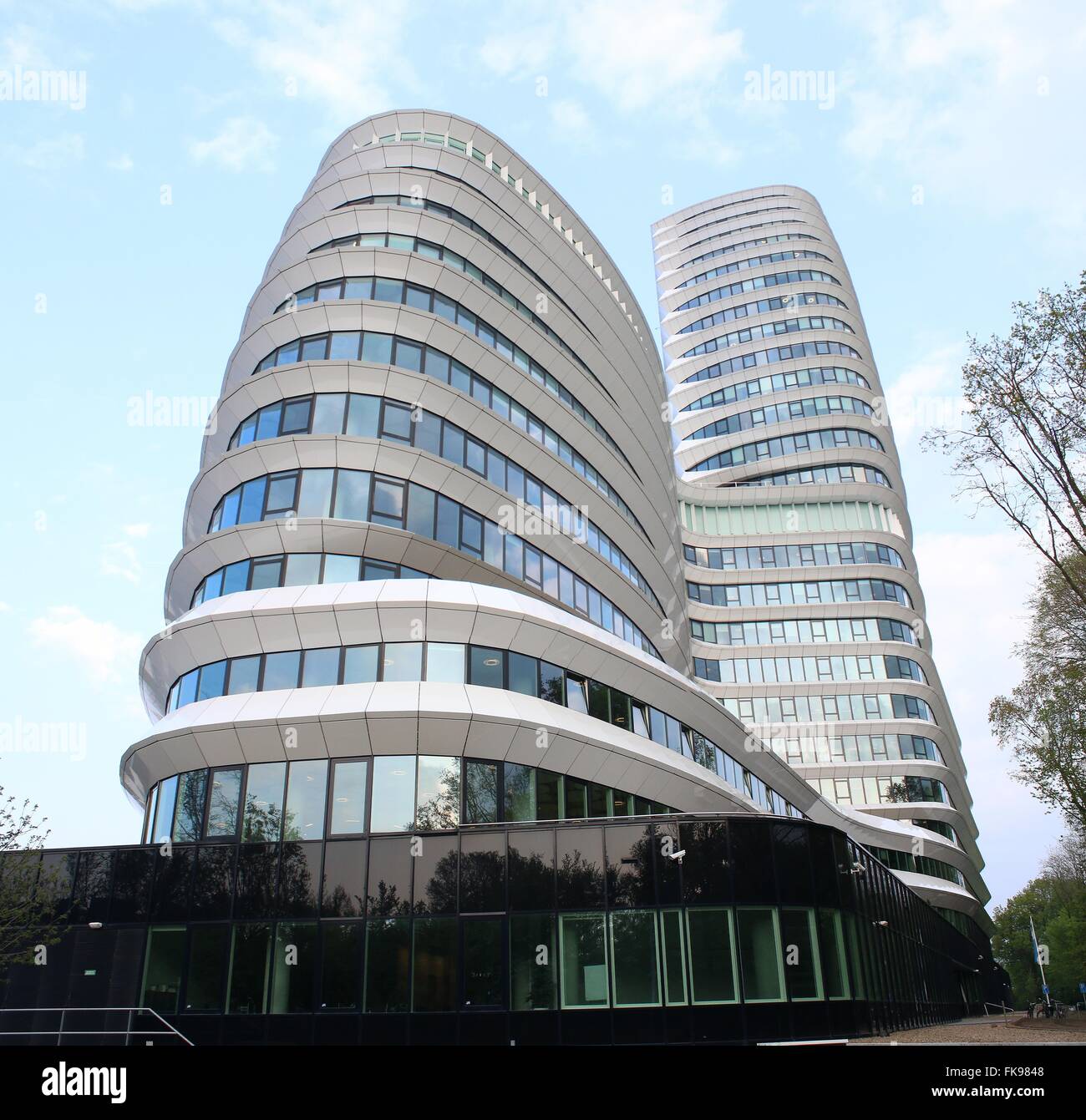 Duo tower skyscraper hi-res stock photography and images - Alamy