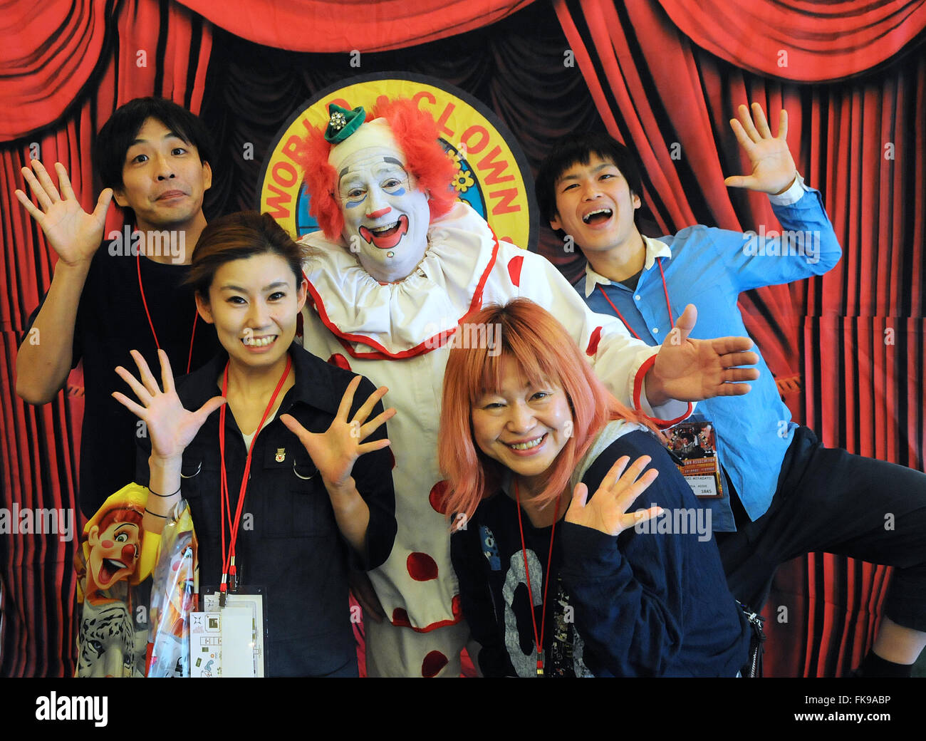Group of clowns hi-res stock photography and images - Alamy
