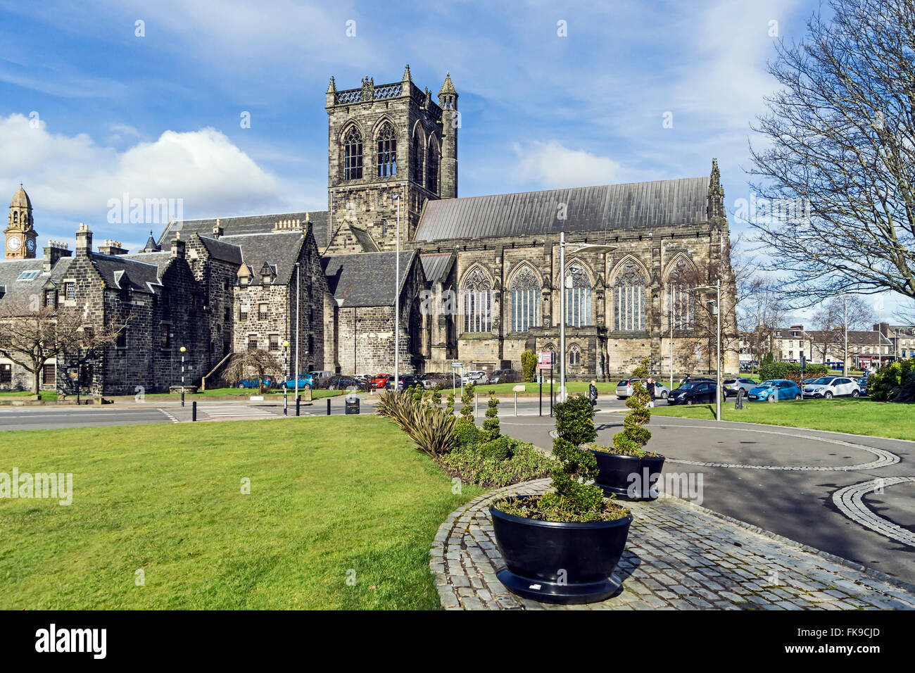 Paisley Abbey in Paisley Renfrewshire Scotland with flower pots in ...