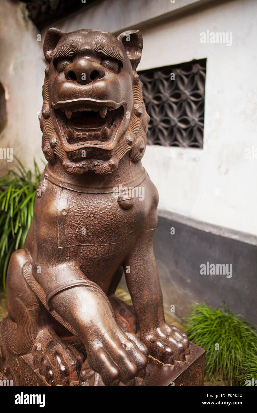 Chinese temple dog hi-res stock photography and images - Alamy