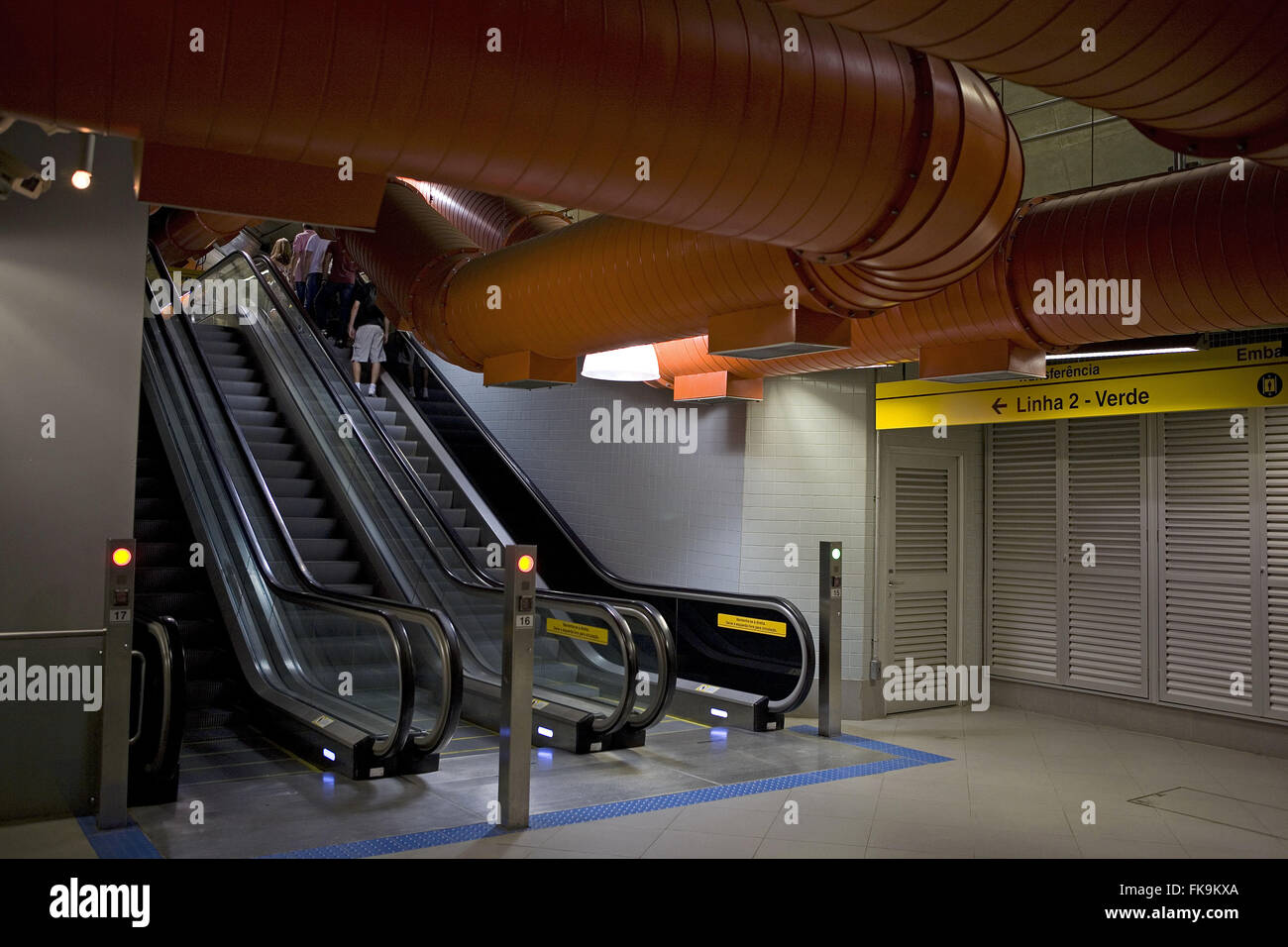 Inside view of the season Faria Lima Yellow Line Metro - Largo da ...