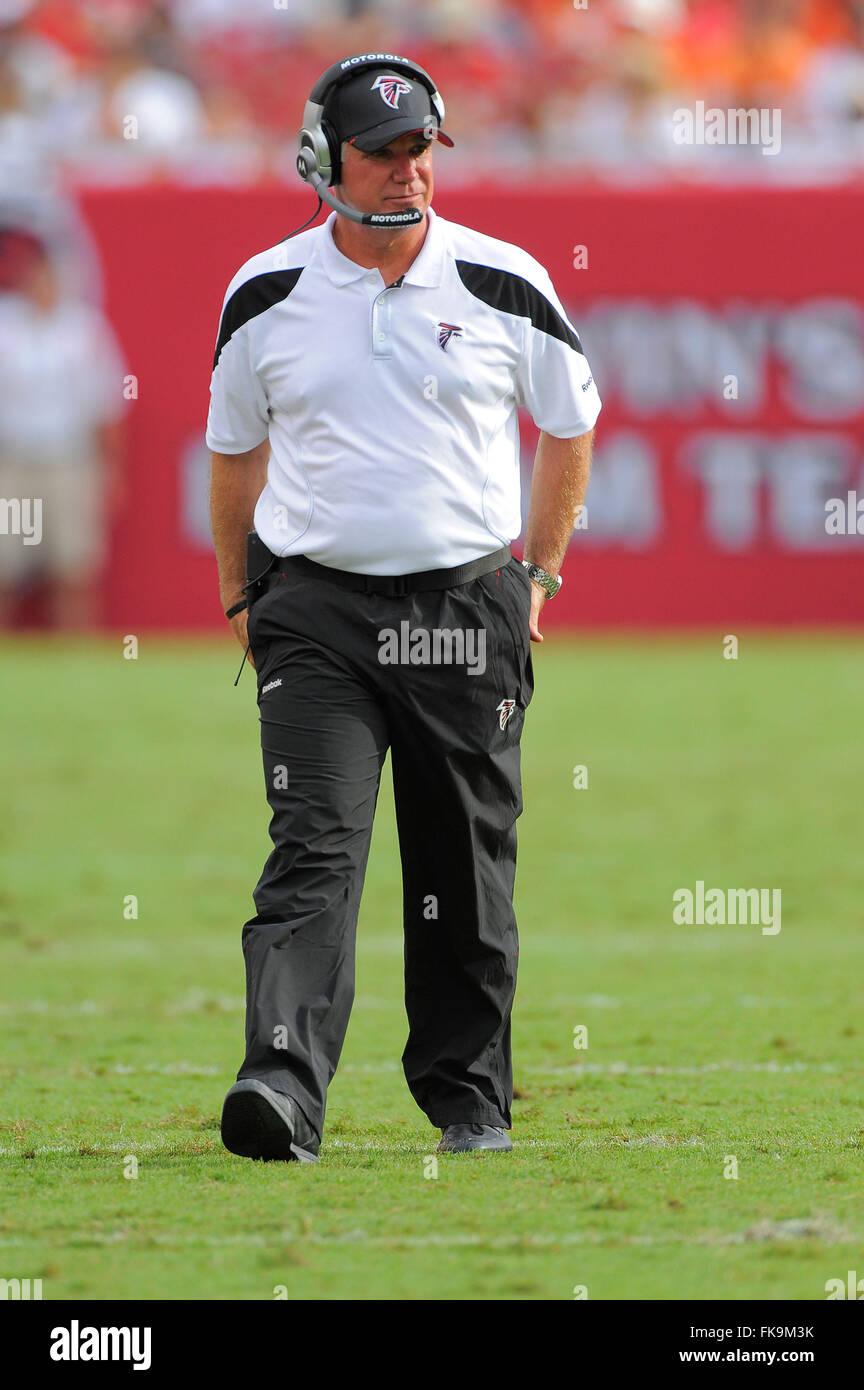 Raymond james stadium pirate ship hi-res stock photography and images ...