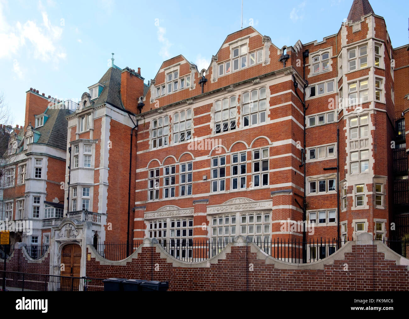 St georges school hi-res stock photography and images - Alamy