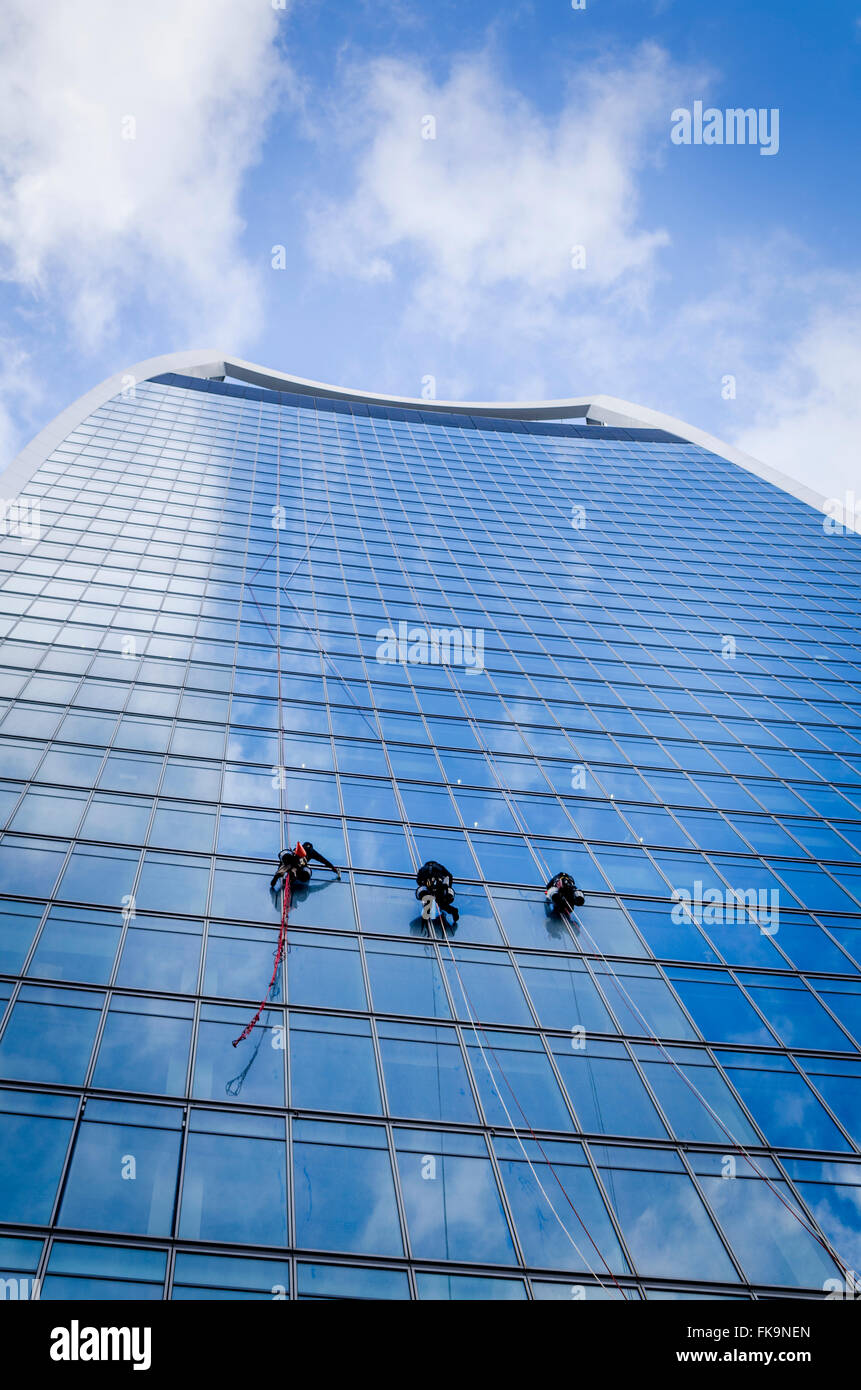 Abseil building hi-res stock photography and images - Alamy