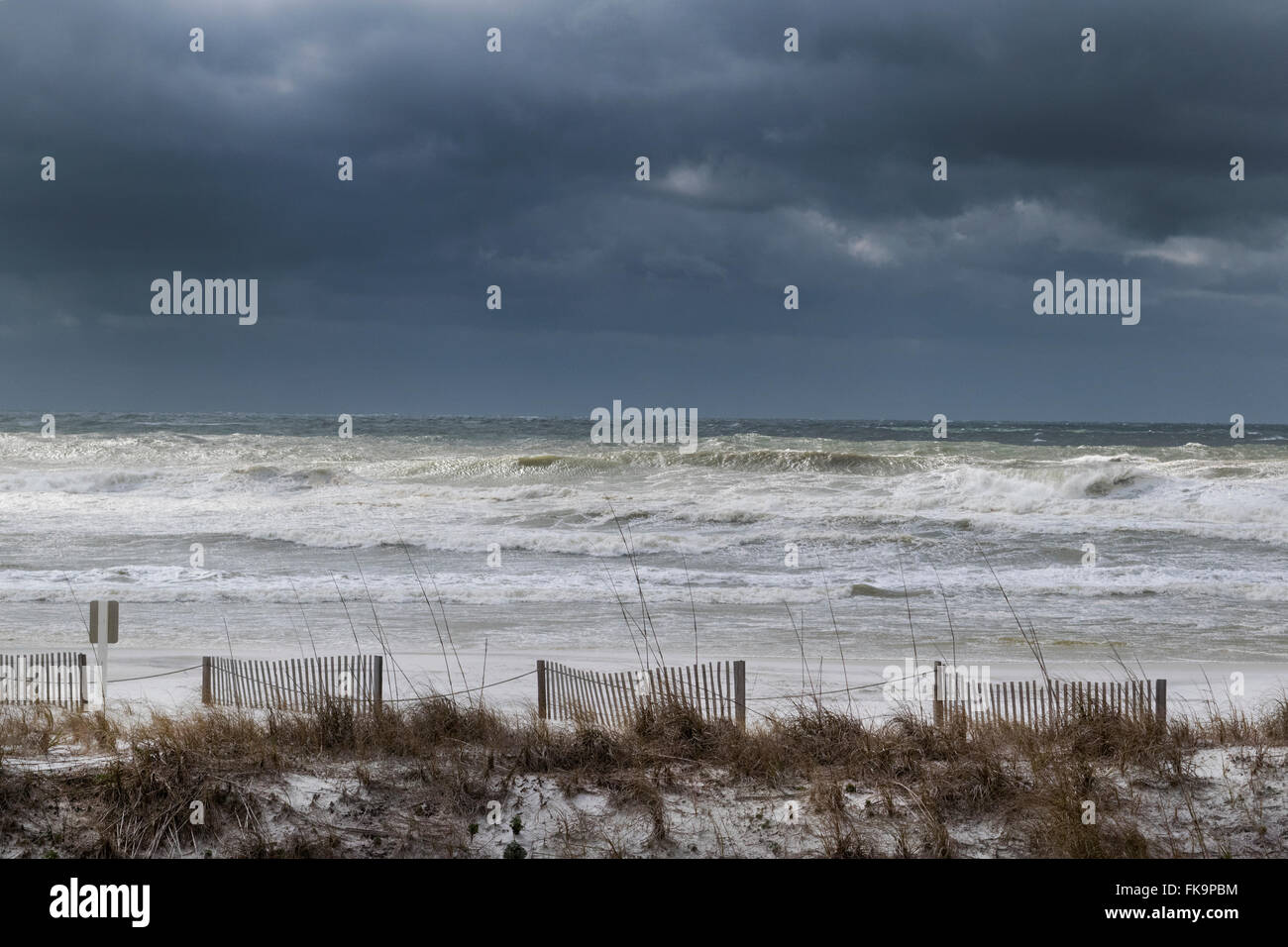 Heavy surf hi-res stock photography and images - Alamy