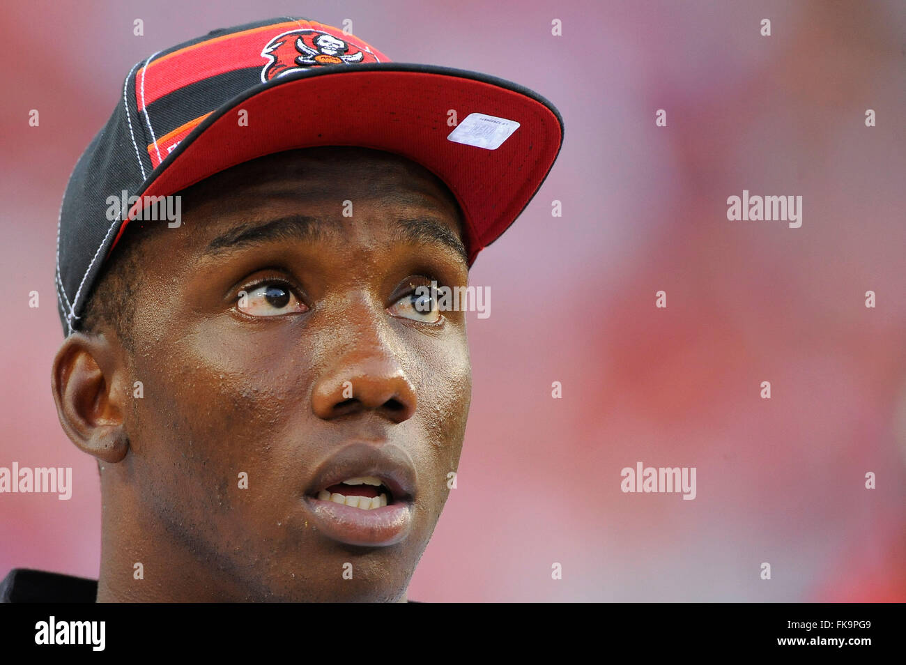 Raymond james stadium pirate ship hi-res stock photography and images ...