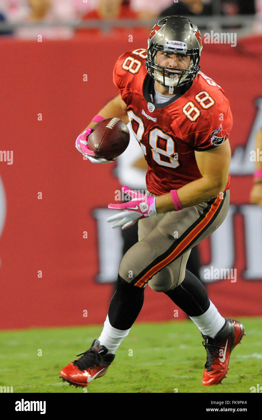 Tampa, Fla, USA. 3rd Oct, 2011. Tampa Bay Buccaneers tight end Luke ...