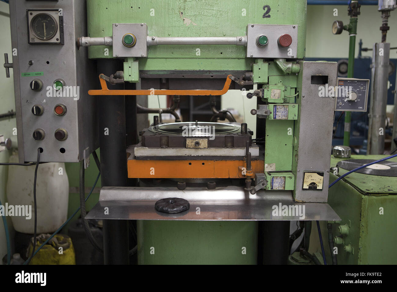 Record making machine hi-res stock photography and images - Alamy