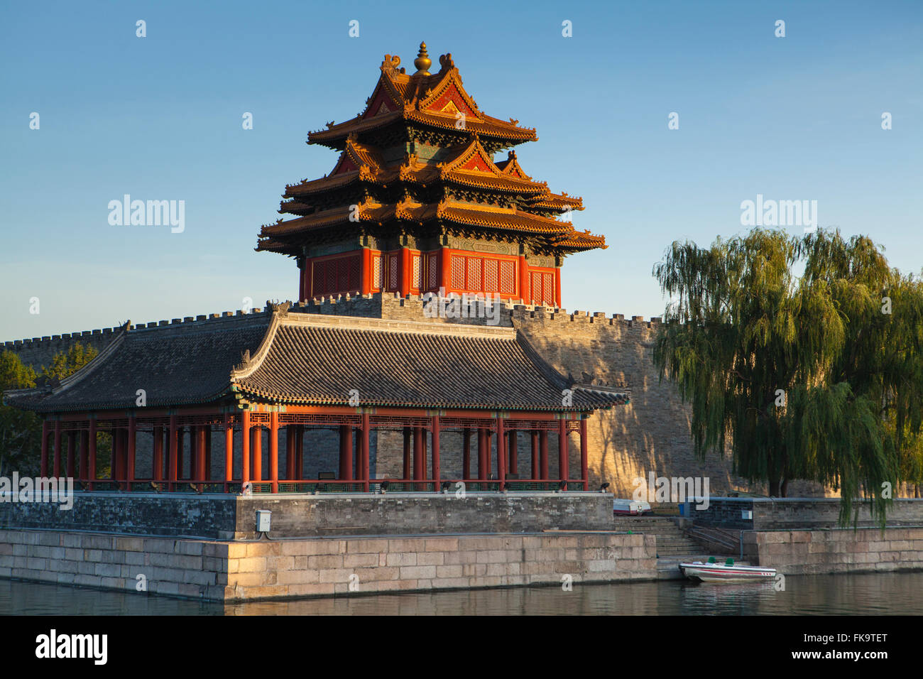 Corner Tower and moat, The Forbidden City, Imperial Palace of the Ming ...