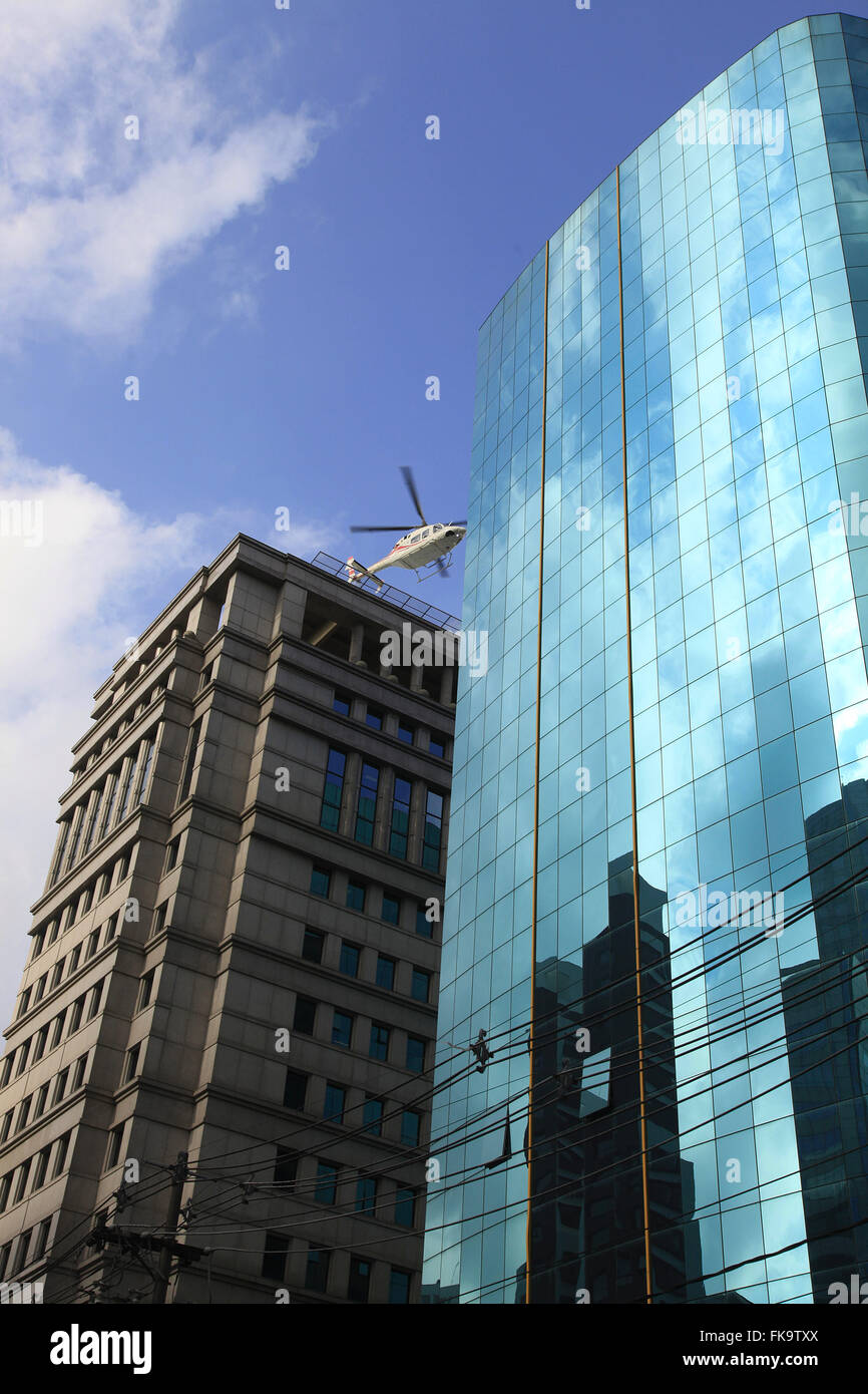 Helipad building hi-res stock photography and images - Alamy