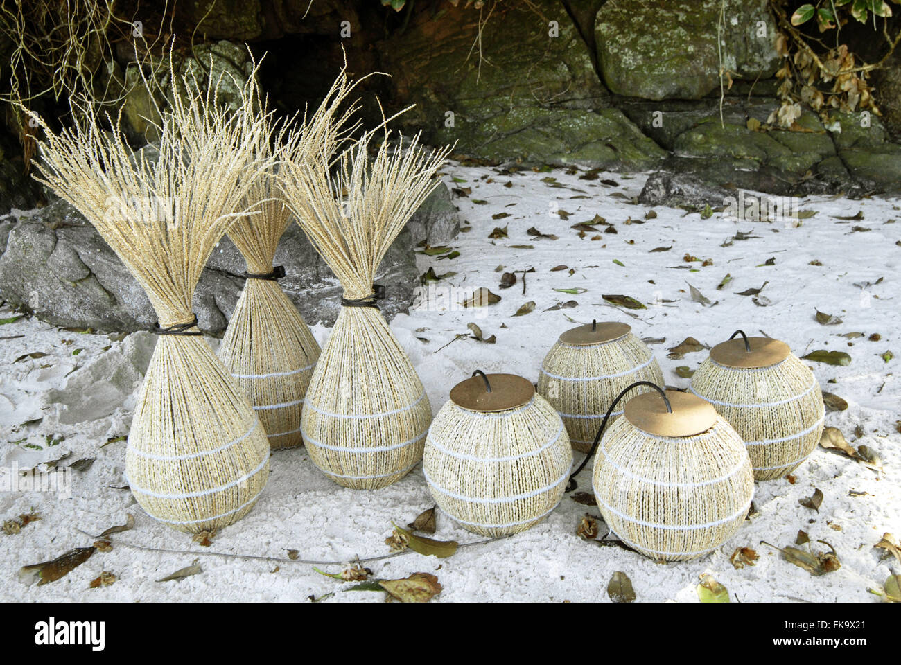 Palm crafts hi-res stock photography and images - Alamy
