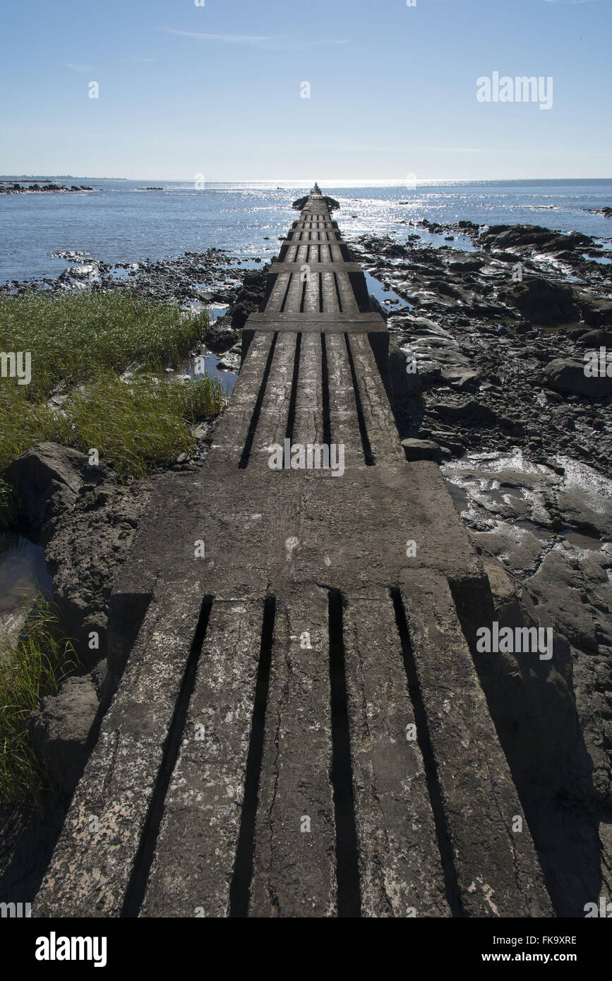 Pier river hi-res stock photography and images - Alamy