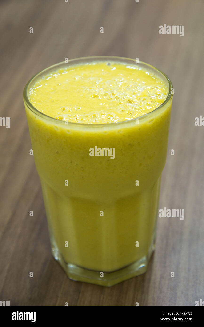 Suco de cajá - típico da Amazônia Stock Photo - Alamy