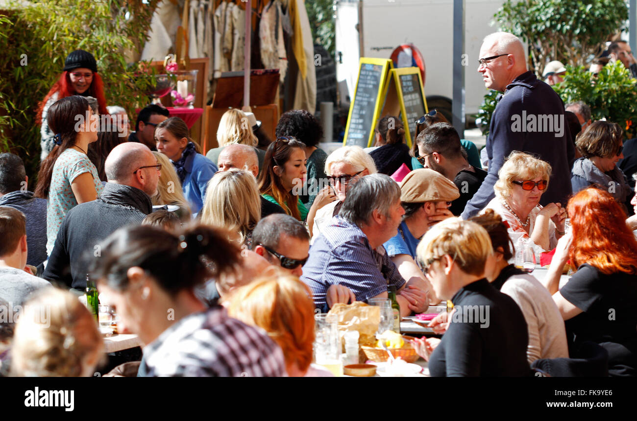 People on restaurant Stock Photo - Alamy
