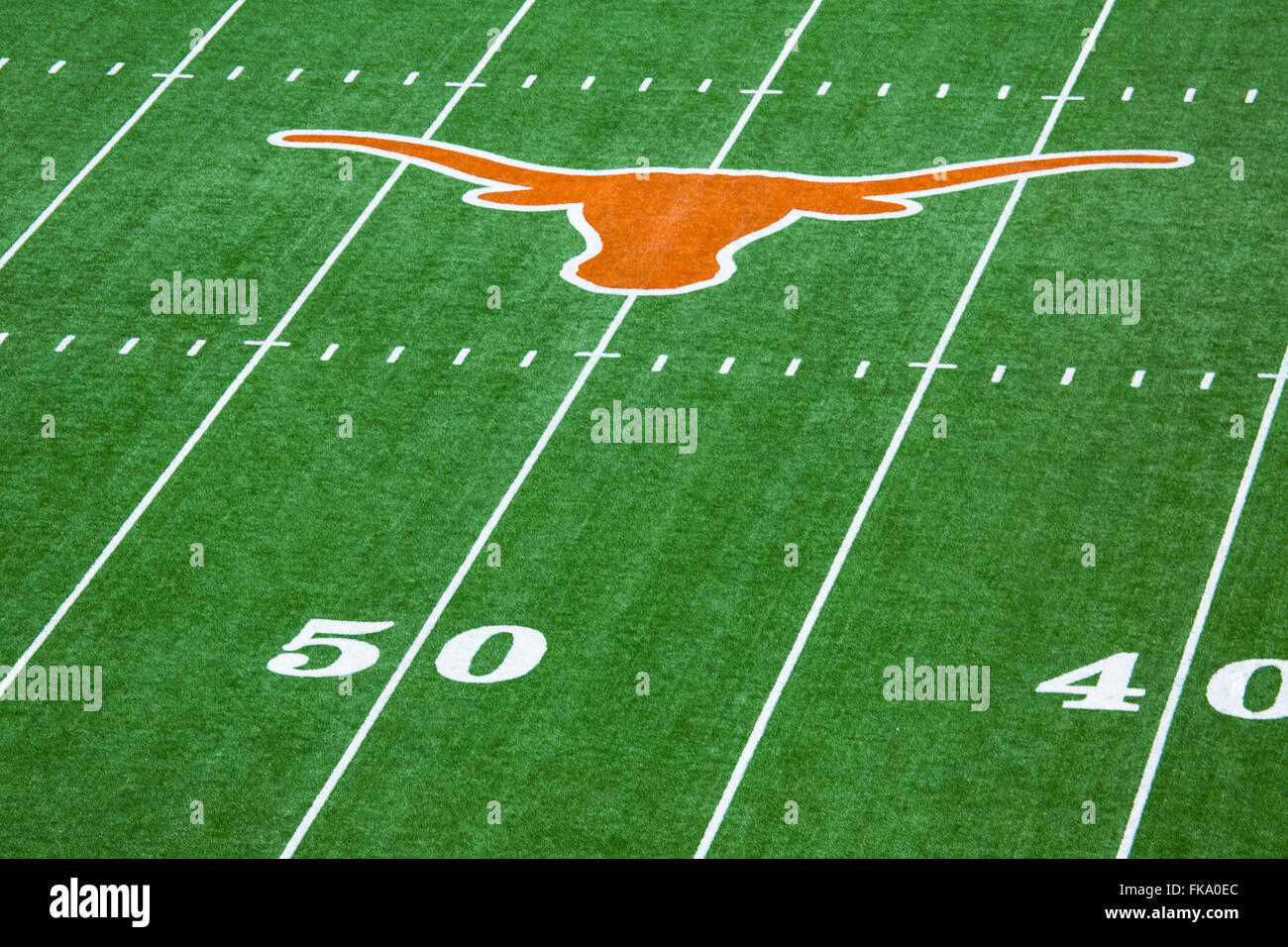 50 yard line hi-res stock photography and images - Alamy