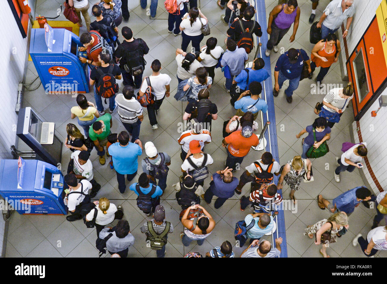 Queues for boarding during rush hour in the railway Butanta Metro Line ...