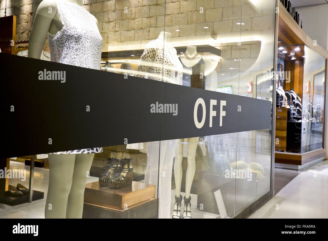 Shop window in a big mall in the neighborhood of Granja Viana Stock ...
