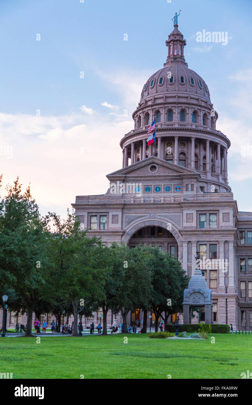 Pink granite capitol building hi-res stock photography and images - Alamy