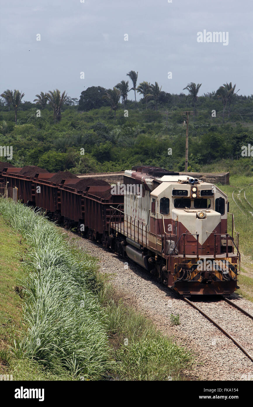 Freight train carrying iron ore on the railroad Stock Photo - Alamy