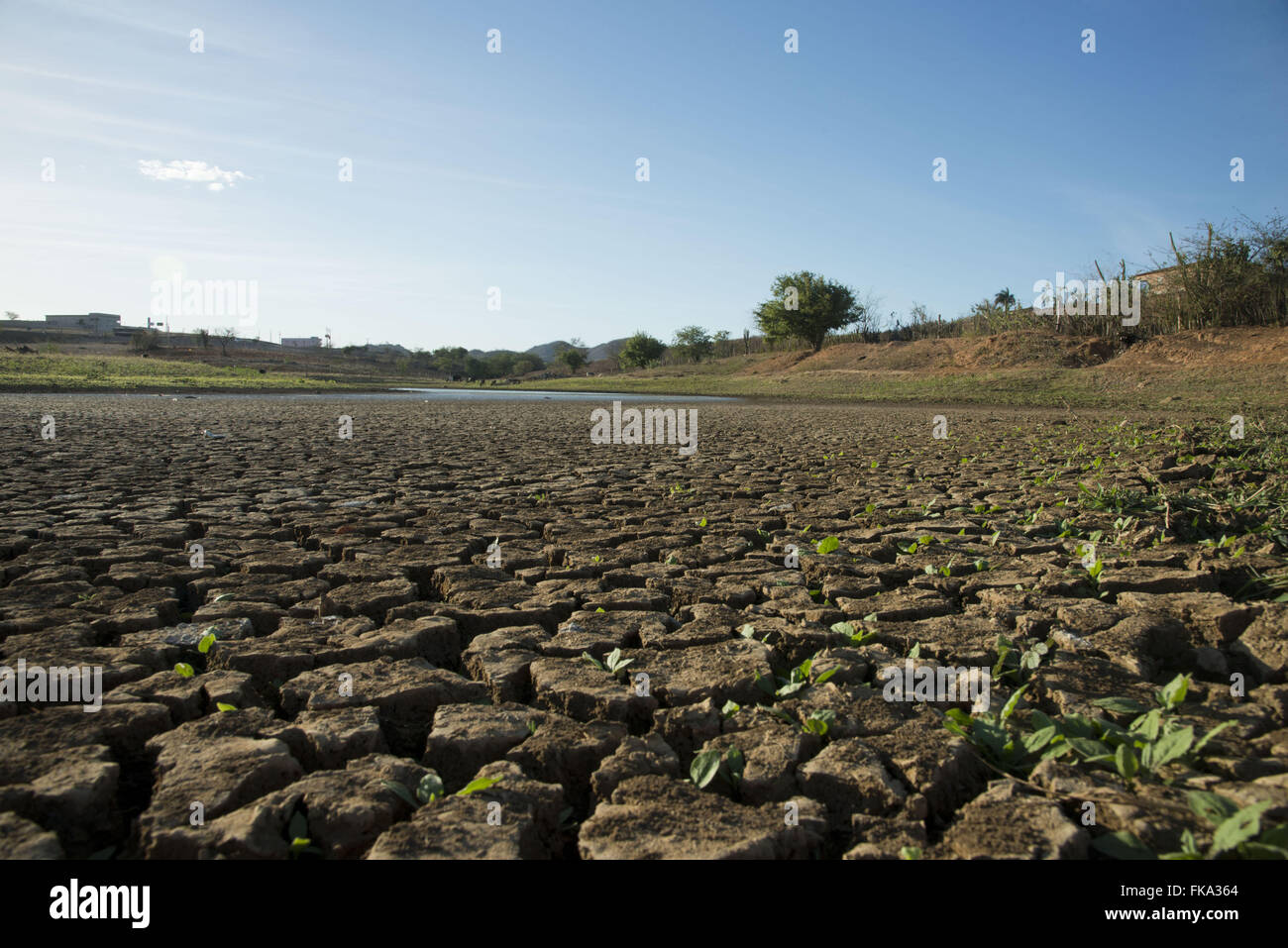 Drought at dam hi-res stock photography and images - Alamy